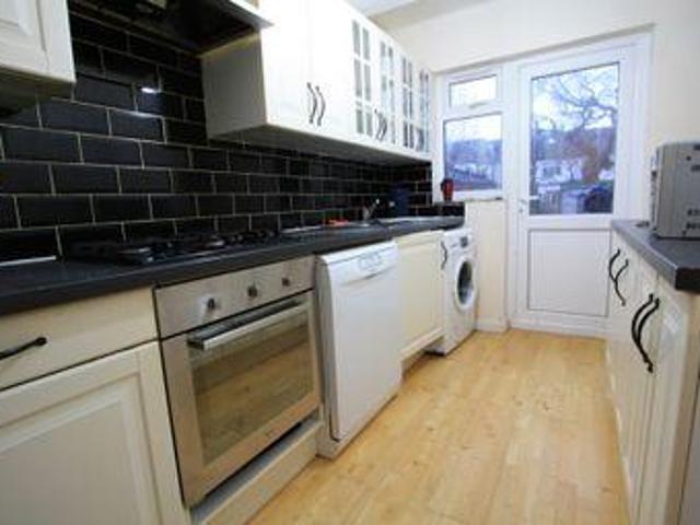 4 Bedrooms Detached house for rent in Lyndhurst Avenue, Norbury SW16
