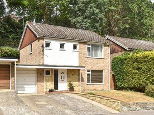 4 Bedrooms Detached house for rent in Long Mickle, Sandhurst, Berkshire GU47