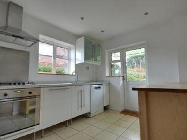 4 Bedrooms Detached house for rent in Park Avenue, Ruislip HA4