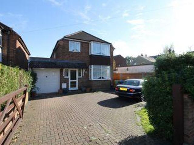 4 Bedrooms Detached house for rent in Park Road, Hampshire GU14