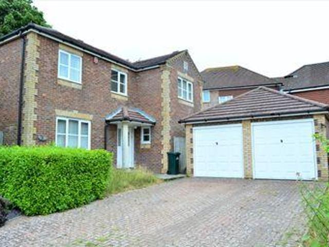 4 Bedrooms Detached house for rent in Patcham Grange, Brighton BN1