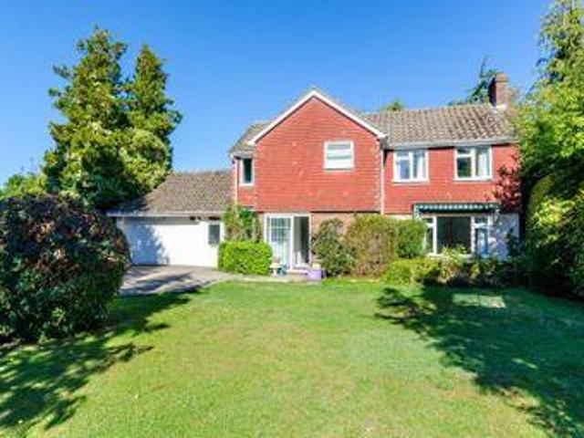 4 Bedrooms Detached house for rent in Pilgrims Way, Guildford GU4