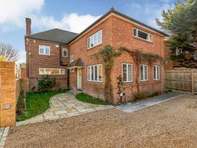 4 Bedrooms Detached house for rent in Rydens Road, Walton On Thames KT12