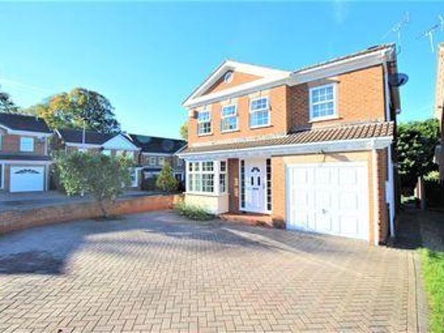 4 Bedrooms Detached house for rent in Rectory Gardens, Todwick, Sheffield, Rotherham S26