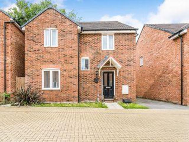 4 Bedrooms Detached house for rent in Sandsdown Close, High Wycombe HP12