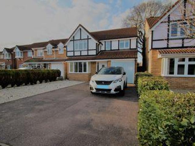 4 Bedrooms Detached house for rent in Scythe Way, Colchester, Essex CO3