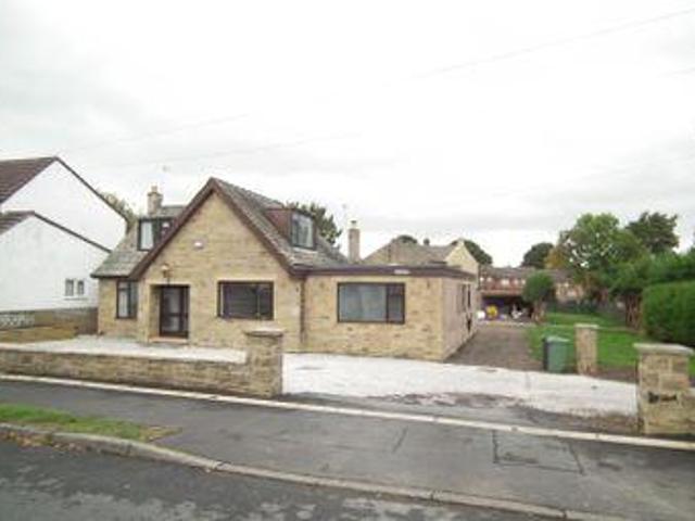 4 Bedrooms Detached house for rent in Shaw Lane Gardens, Guiseley, Leeds LS20