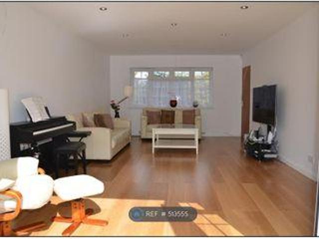 4 Bedrooms Detached house for rent in Shelley Close, Northwood HA6
