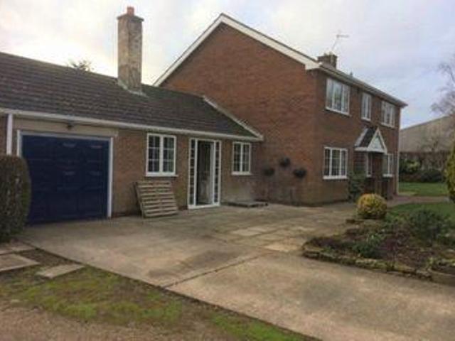 4 Bedrooms Detached house for rent in Shortgate, Wadworth, Doncaster, South Yorkshire DN11