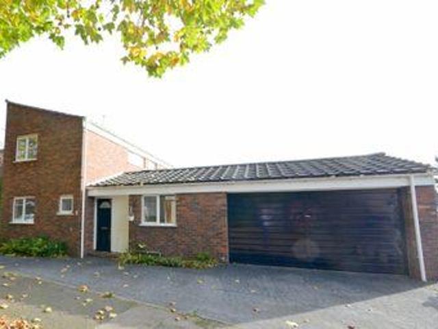 4 Bedrooms Detached house for rent in Turpins Green, Maidenhead SL6