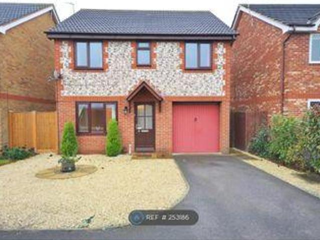 4 Bedrooms Detached house for rent in Tilberthwaite Close, Nottingham NG2