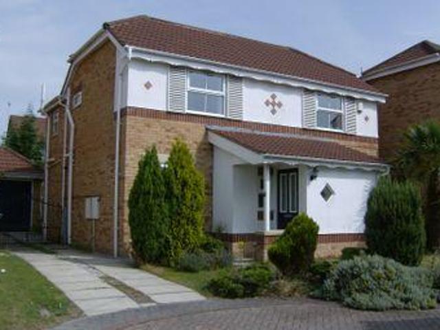 4 Bedrooms Detached house for rent in Woodlea Garth, Leeds LS6