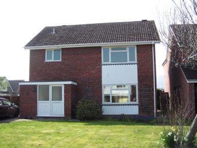 4 Bedrooms Detached house for rent in 28 Teme Avenue, Malvern, Worcestershire WR14