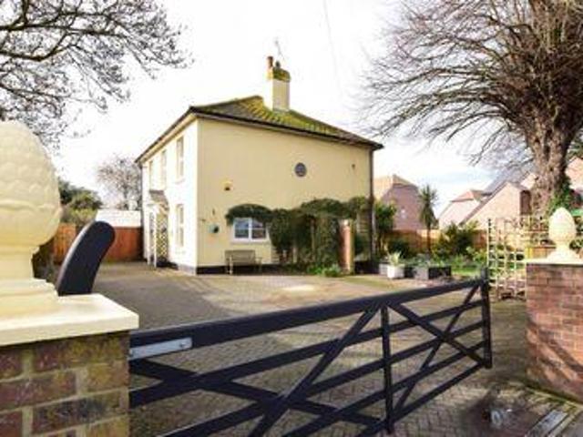 4 Bedrooms Detached house for sale in Main Road, Yapton, West Sussex BN18