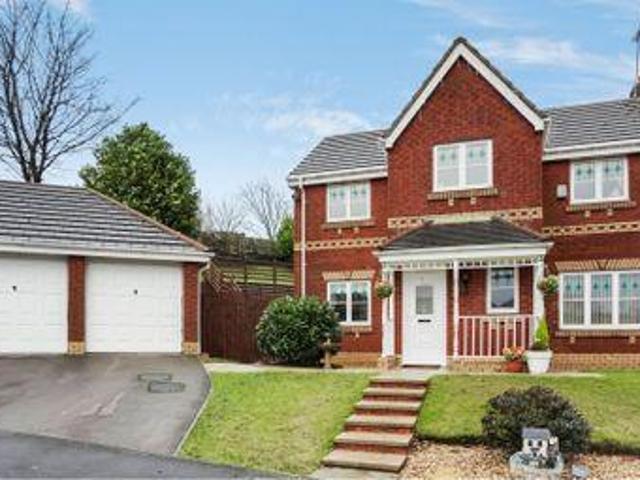 4 Bedrooms Detached house for sale in Manor Mill Close, Rochdale OL16