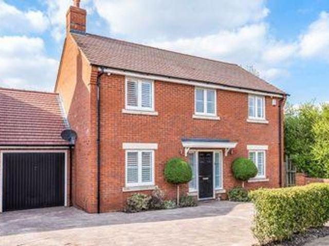 4 Bedrooms Detached house for sale in Maple Close, Pulloxhill MK45