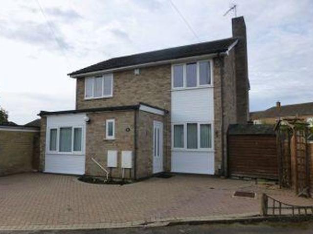 4 Bedrooms Detached house for sale in Maple Road, Bicester OX26