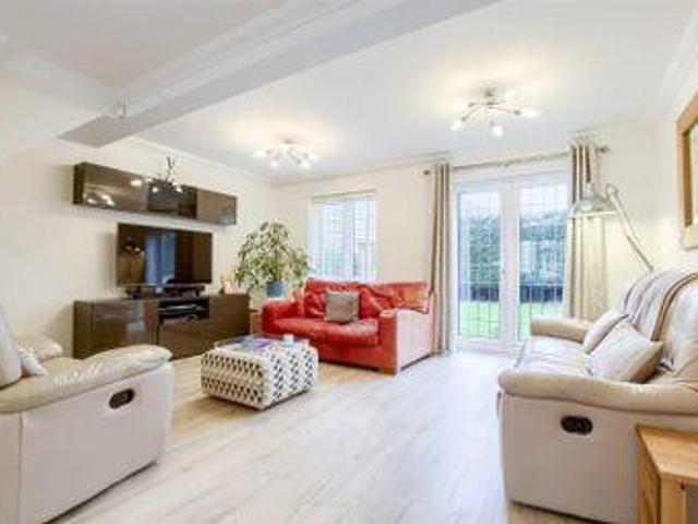 4 Bedrooms Detached house for sale in Martins Drive, Hertford SG13