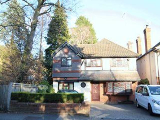 4 Bedrooms Detached house for sale in Maybury Hill, Woking GU22