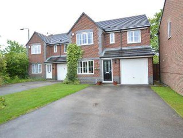 4 Bedrooms Detached house for sale in Mead Way, Leeds, West Yorkshire LS15