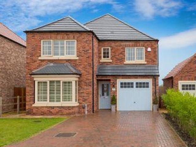 4 Bedrooms Detached house for sale in Mendip Avenue, North Hykeham, Lincoln LN6