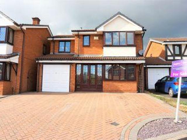 4 Bedrooms Detached house for sale in Mere View, Walsall WS4