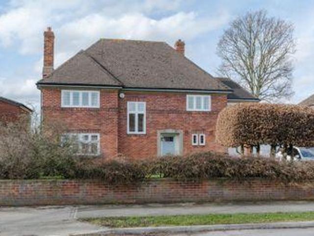 4 Bedrooms Detached house for sale in Middlethorpe Drive, Dringhouses, York YO24