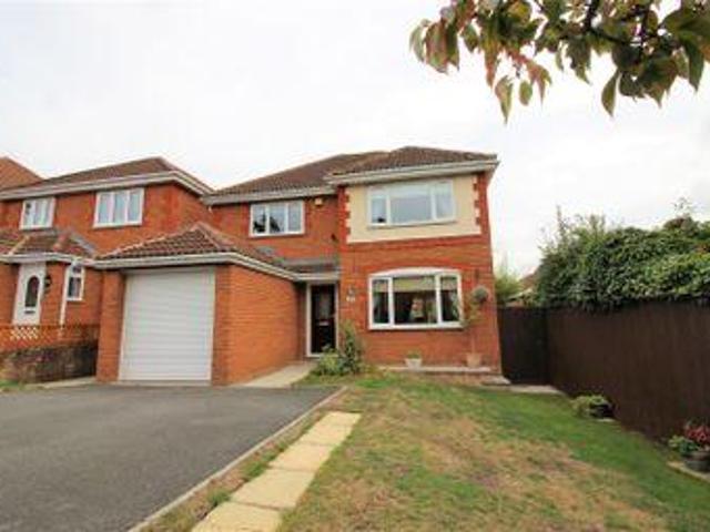 4 Bedrooms Detached house for sale in Minster Close, Bridlewood, Swindon SN25