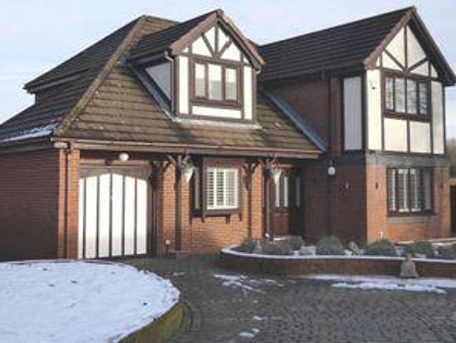 4 Bedrooms Detached house for sale in Moor Lane, Leigh WN7