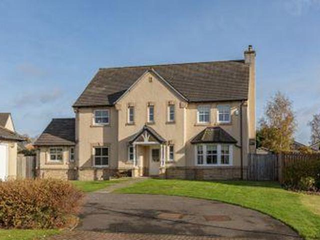 4 Bedrooms Detached house for sale in Moss Side Crescent, Biggar ML12