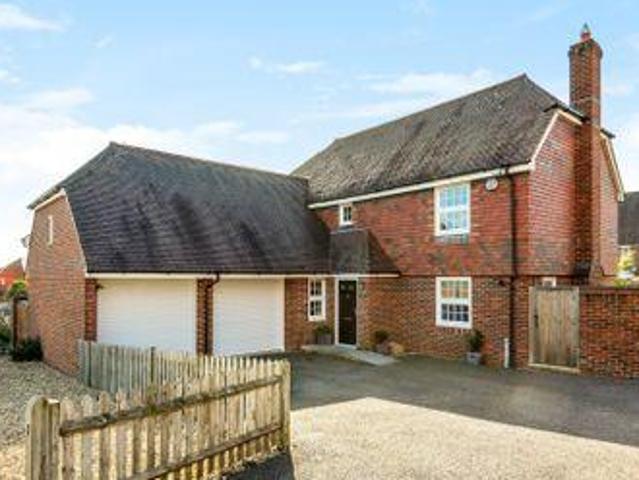 4 Bedrooms Detached house for sale in Morris Drive, Billingshurst RH14
