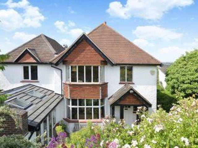 4 Bedrooms Detached house for sale in Mountside, Guildford GU2