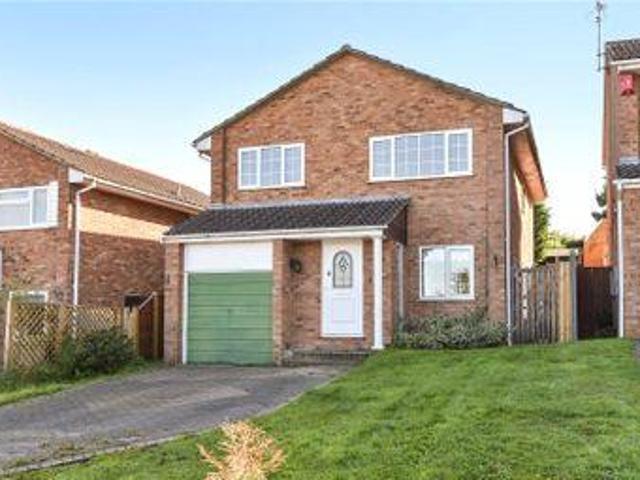 4 Bedrooms Detached house for sale in Nuffield Drive, Owlsmoor, Sandhurst, Berkshire GU47
