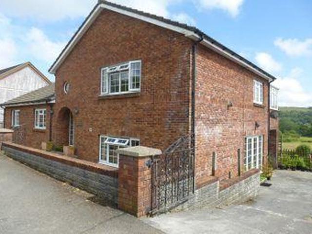 4 Bedrooms Detached house for sale in Nantyglyn Road, Glanamman, Ammanford, Carmarthenshire. SA18