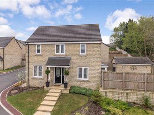 4 Bedrooms Detached house for sale in New Holland Drive, Wilsden, West Yorkshire BD15