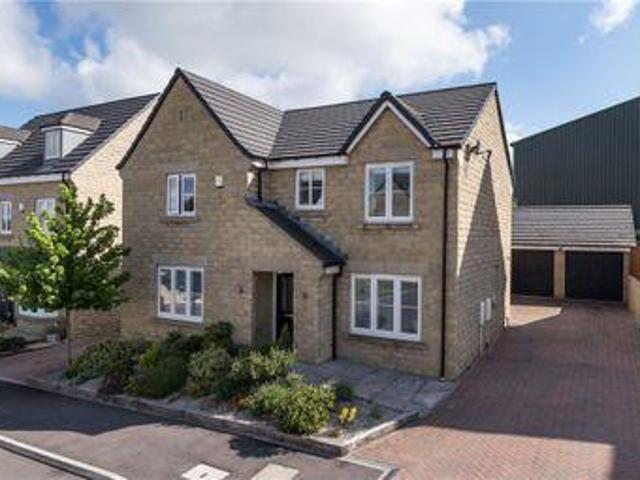 4 Bedrooms Detached house for sale in New Holland Drive, Wilsden, West Yorkshire BD15