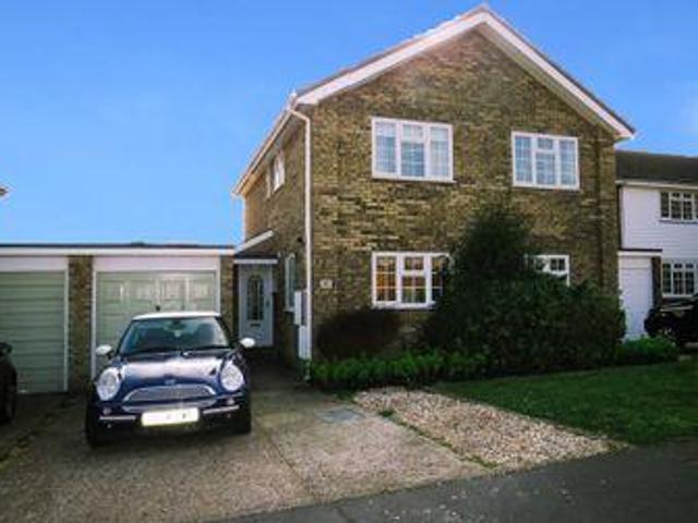 4 Bedrooms Detached house for sale in North Way, Seaford BN25