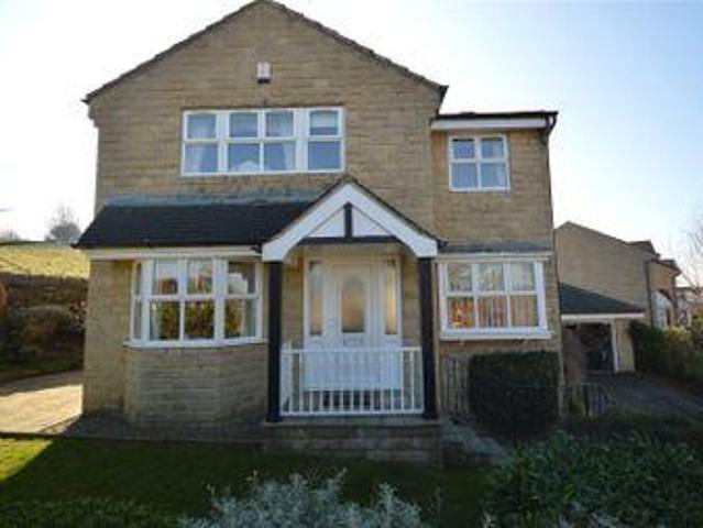 4 Bedrooms Detached house for sale in Northlea Avenue, Bradford, West Yorkshire BD10
