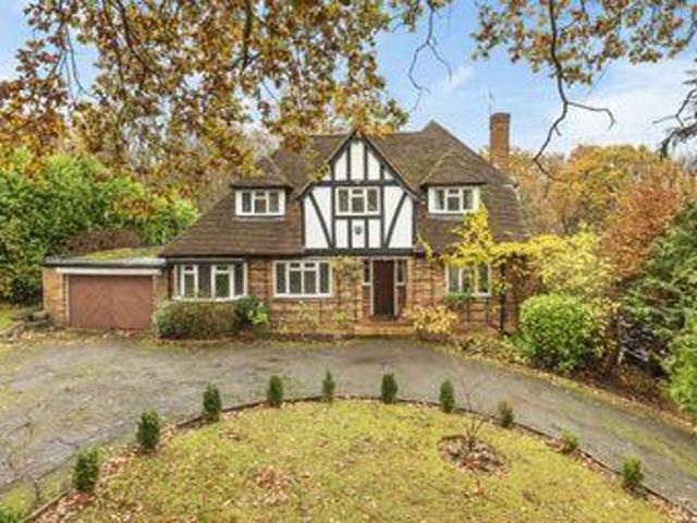 4 Bedrooms Detached house for sale in Northwood, Middlesex HA6
