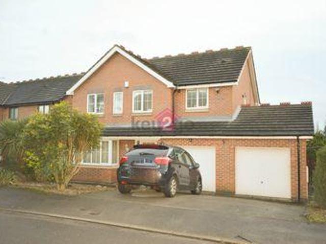 4 Bedrooms Detached house for sale in Owlthorpe Drive, Mosborough, Sheffield S20