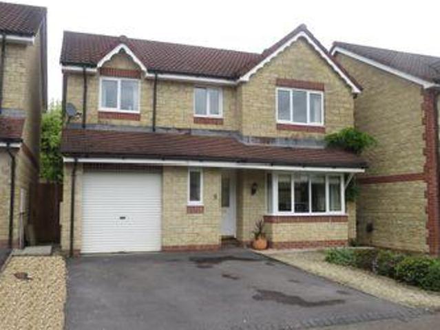 4 Bedrooms Detached house for sale in Oak Road, Chippenham SN14