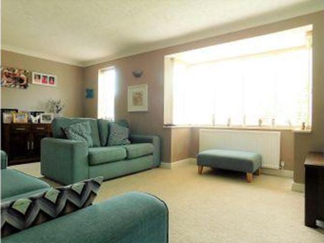 4 Bedrooms Detached house for sale in Oaklands, Pevensey BN24