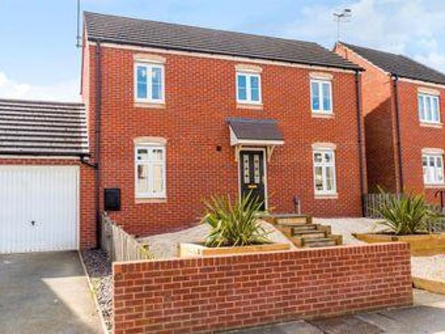 4 Bedrooms Detached house for sale in Oaklands Road, Rodley LS13