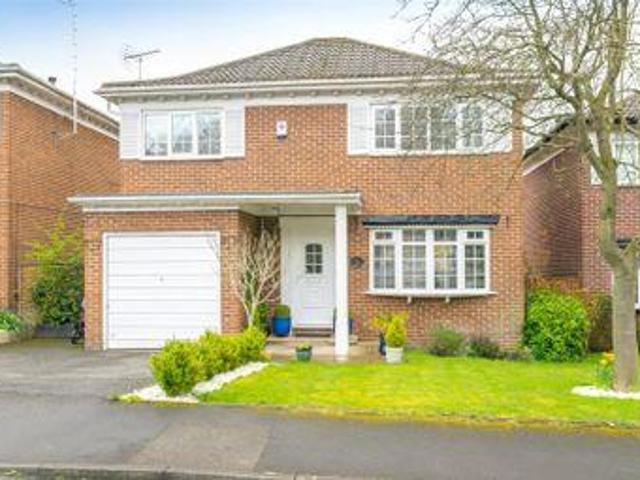 4 Bedrooms Detached house for sale in Oakwood Rise, Leeds, West Yorkshire LS8