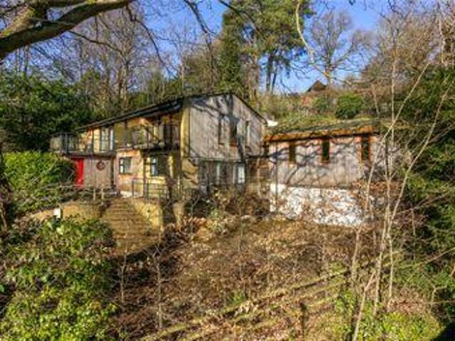 4 Bedrooms Detached house for sale in Old Church Lane, Farnham, Surrey GU9