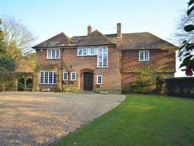 4 Bedrooms Detached house for sale in Old Park Lane, Farnham GU9
