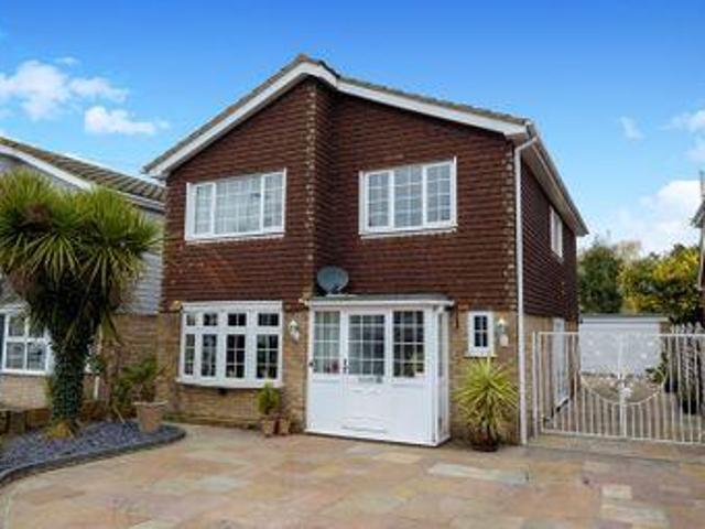 4 Bedrooms Detached house for sale in Acacia Drive, Southend On Sea SS1