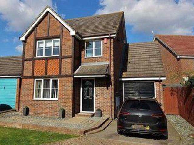 4 Bedrooms Detached house for sale in Acorn Close, Kingsnorth TN23