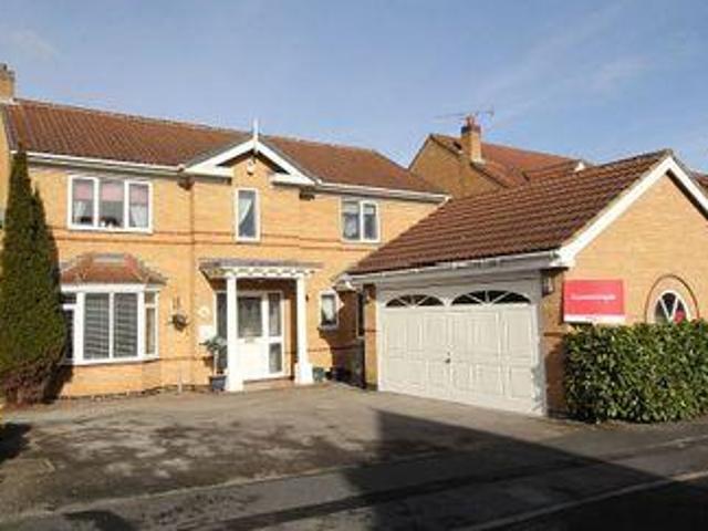4 Bedrooms Detached house for sale in Adwick Le Street, Doncaster, Yorkshire DN6