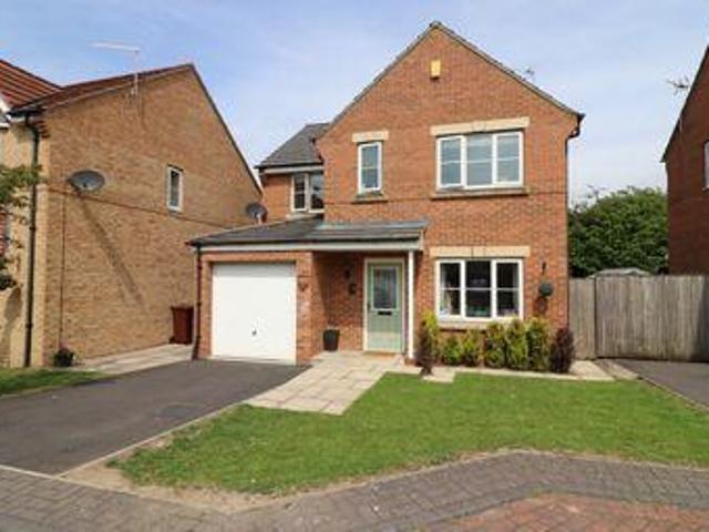 4 Bedrooms Detached house for sale in Aketon Croft, Castleford WF10